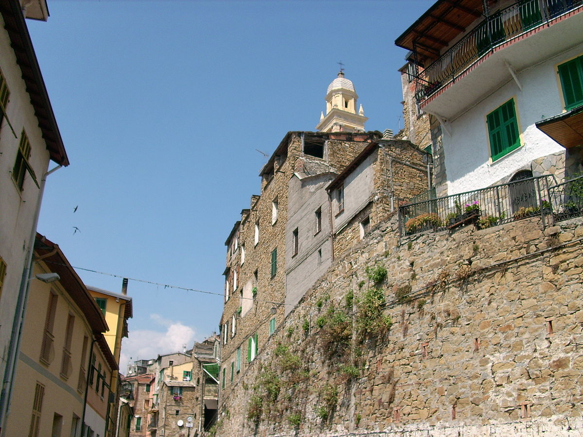 Montalto Ligure: Entdecken Sie das "Romantische Dorf" [Video und Foto ...