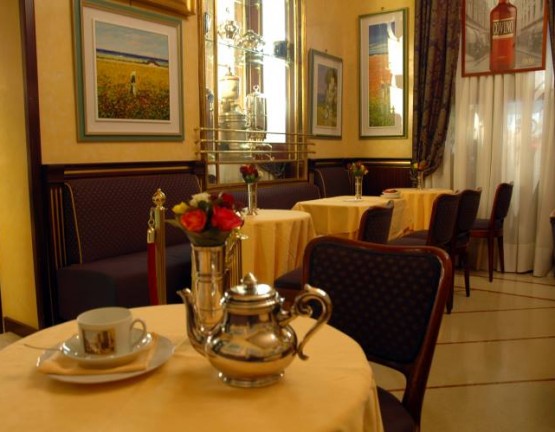 Via Montenapoleone's Historical Pastry Shop "Cova" opening in the ...